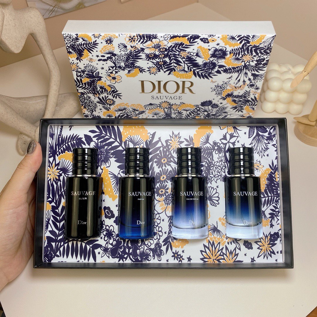 Dior Sauvage Miniature Set 4 IN 1 30ml*4 Perfume, Beauty & Personal Care, Fragrance & Deodorants ...