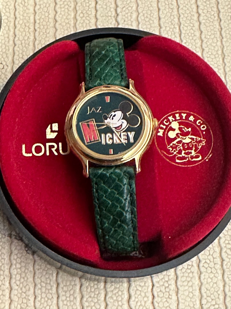 FREE TRACKABLE SHIPPING AND NEW AND UNUSED! Vintage Official Disney ...