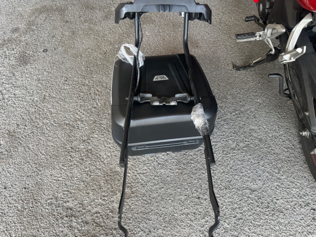 givi box with rax for rsx, Motorbikes on Carousell