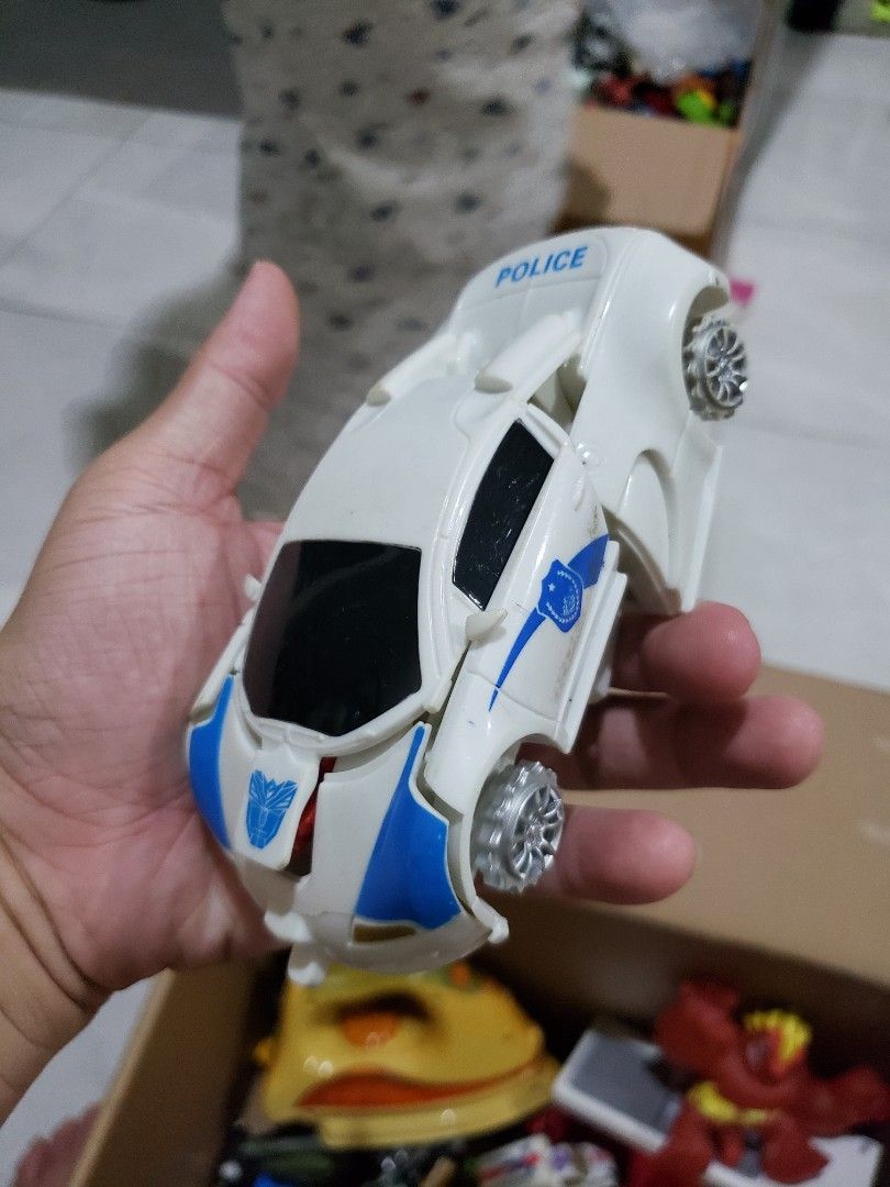 JUALAN MAINAN BERUBAH ROBOT TRANSFORMASI AUTOBOTS TRANSFORMERS POLICE ...