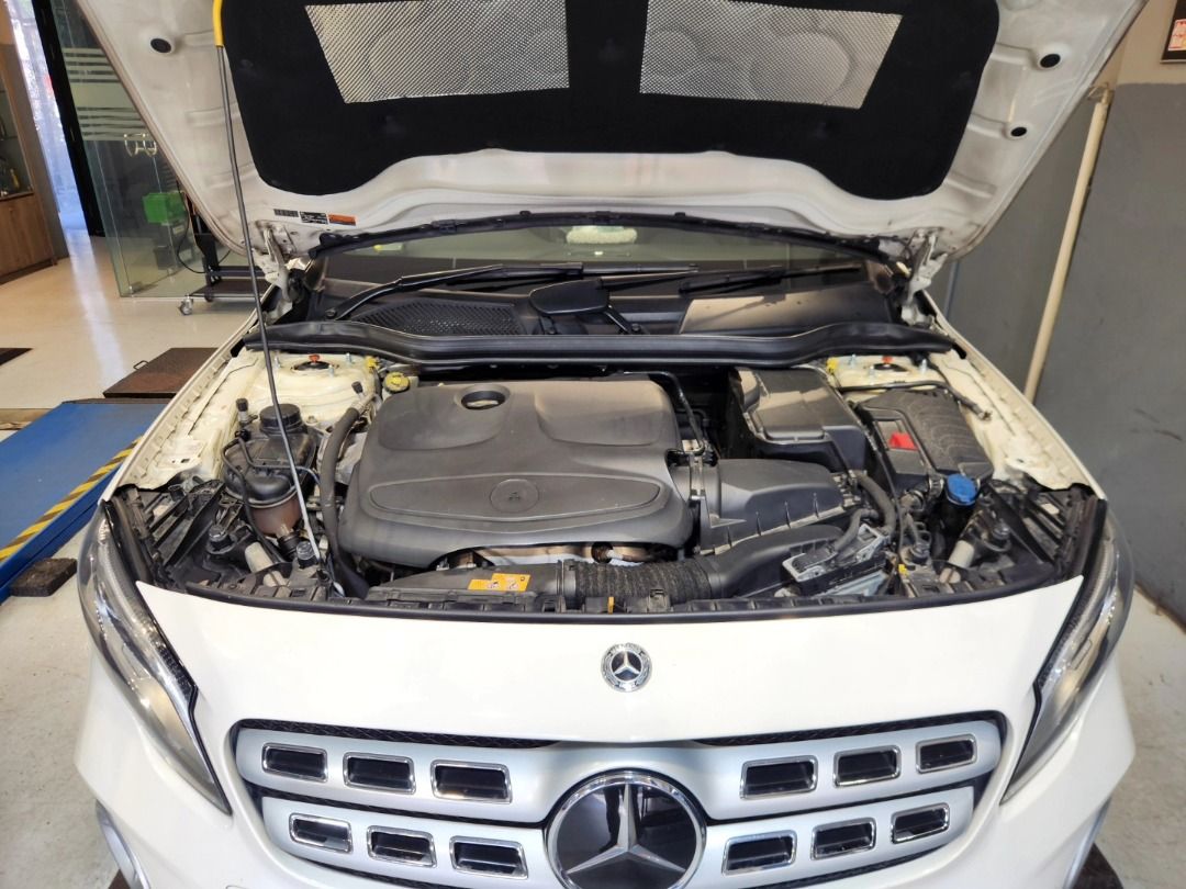 Mercedes-Benz X156 GLA180 Change Original Thermostat, Water Pump, Oil ...