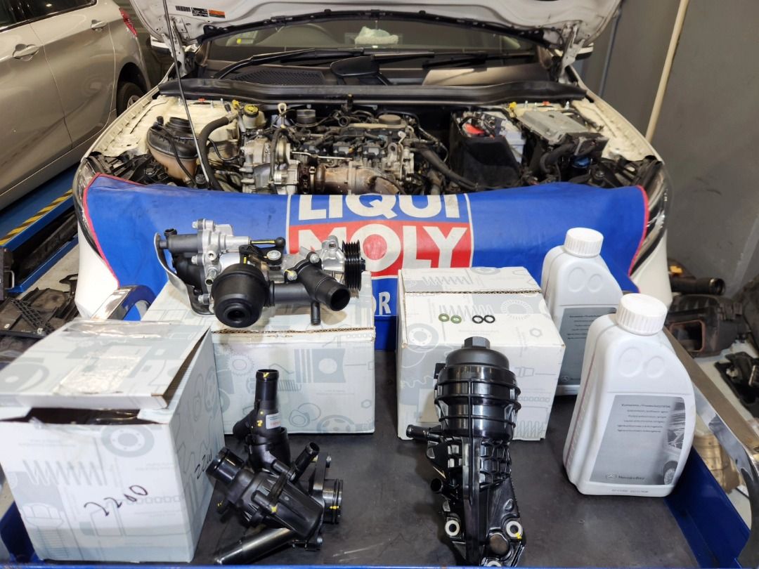 Mercedes-Benz X156 GLA180 Change Original Thermostat, Water Pump, Oil ...