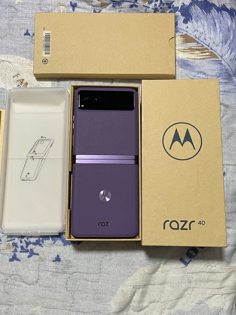 Moto razr 40 5G (256GB/8GB), 手提電話, 電話及其他裝置配件, 其他電子周邊配件及產品 - Carousell