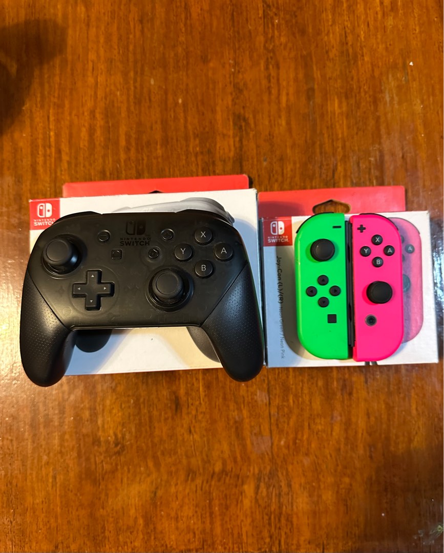 Nintendo switch pro controller and joycons, Video Gaming, Gaming ...