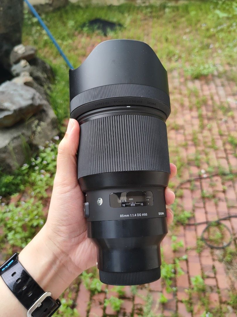 Sony FE Mount Sigma Art 85mm F1.4 DG, Photography, Lens & Kits on Carousell