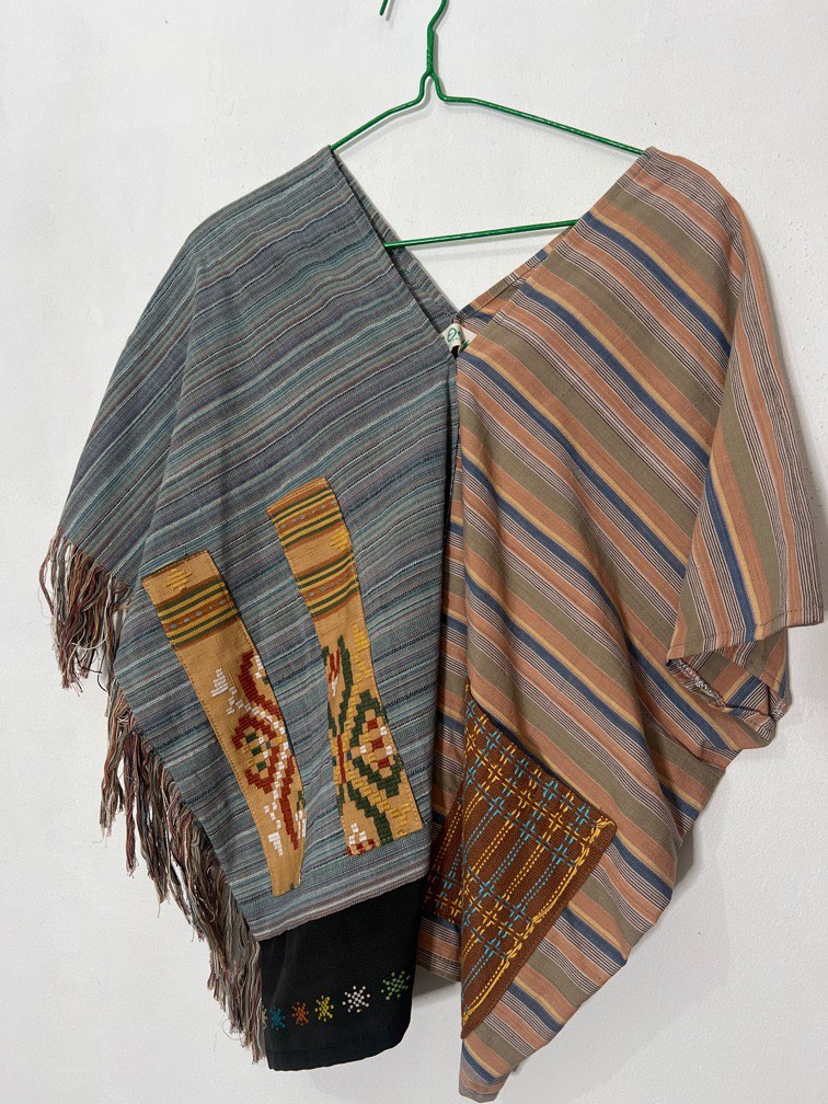 Top tenun lurik Baduy Manggarai Oerip all size, Fesyen Wanita, Pakaian Wanita, Atasan di Carousell
