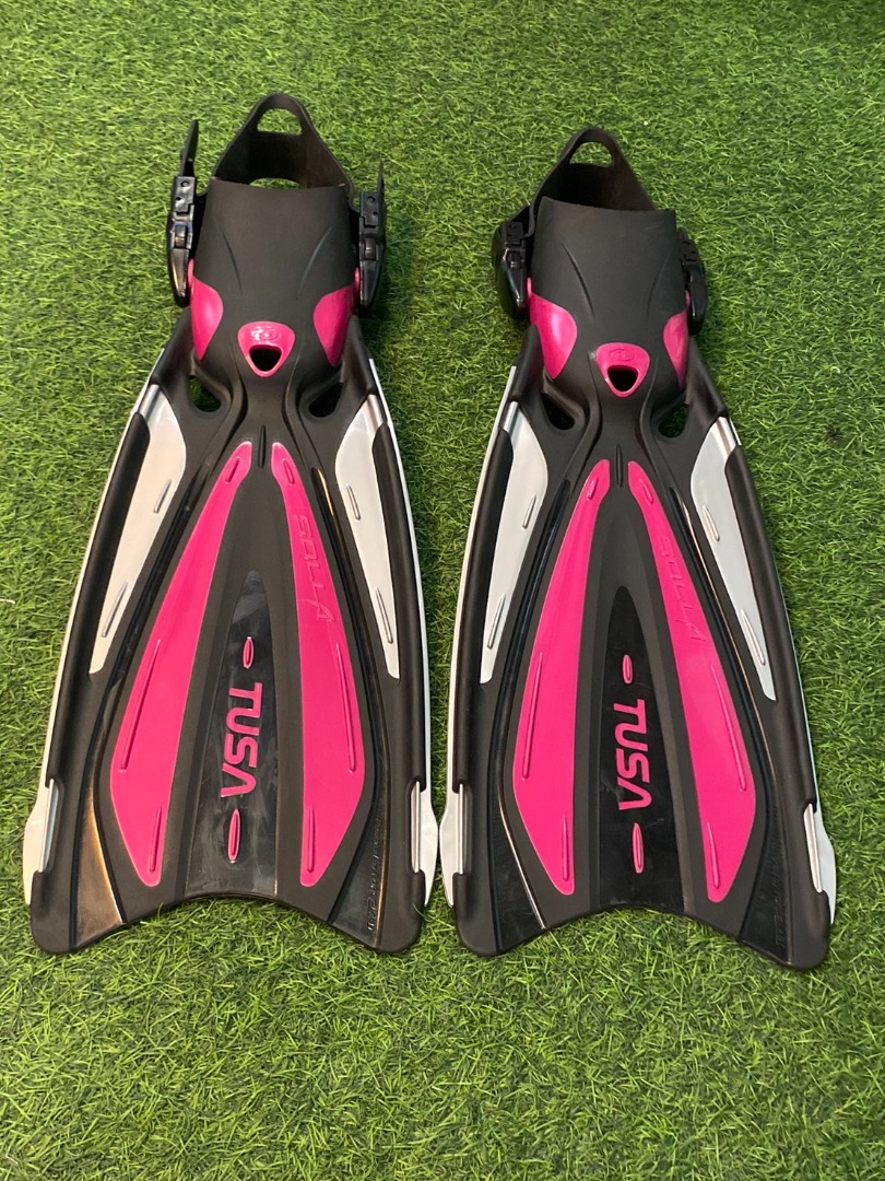 TUSA SOLLA 粉 潛水/浮潛 蛙鞋 SIZE XS 99%近全新 SF-22 RP, 體育器材, 其他運動配件在旋轉拍賣