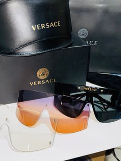 Authentic Vintage 1990s gianni versace Mod S64 medusa gold, Women's ...