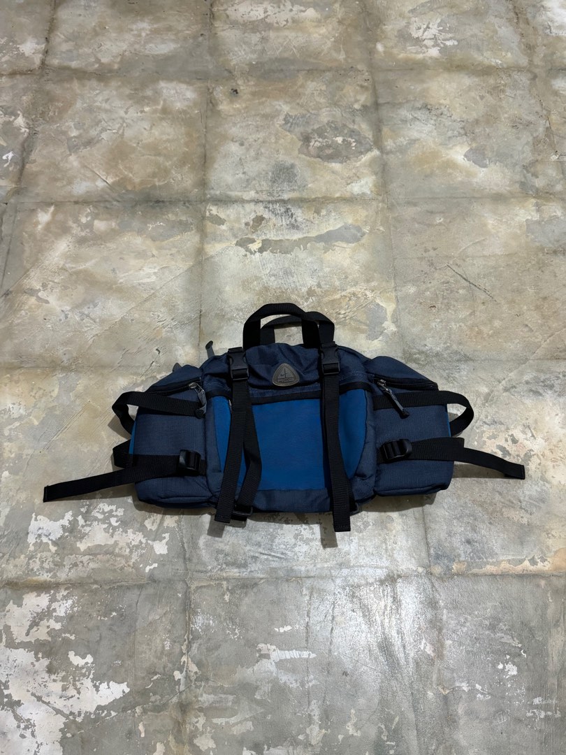 Vintage Nike ACG waistbag/beltbag, Men's Fashion, Bags, Belt bags ...