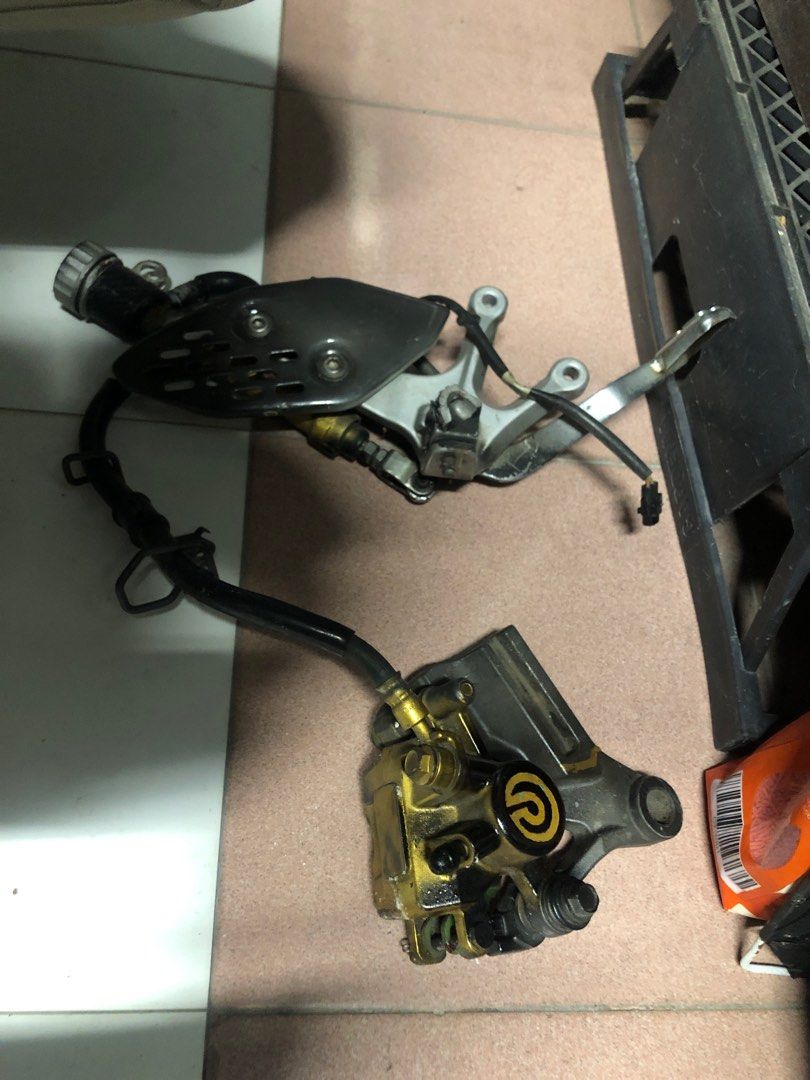 Yamaha R25 Genuine factory rear brake, Motorbikes on Carousell