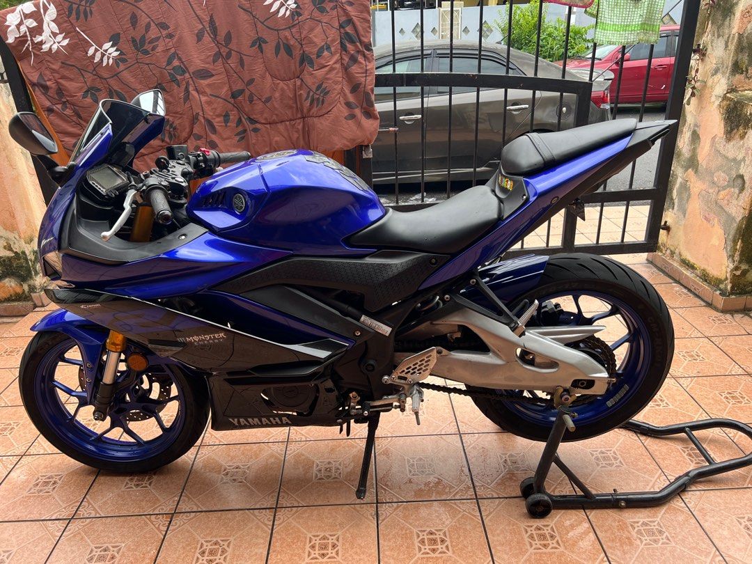 YAMAHA R25 V2 2019, Motorbikes on Carousell
