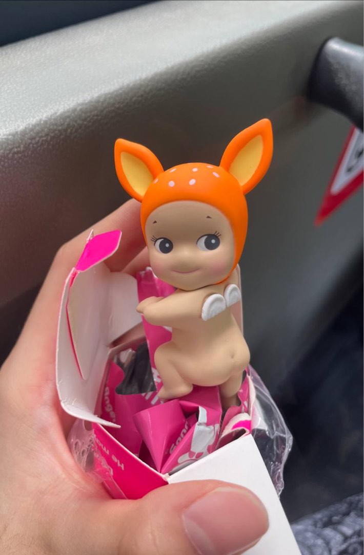 bnif sonny angel looking back fawn hipper, Hobbies & Toys, Toys & Games ...