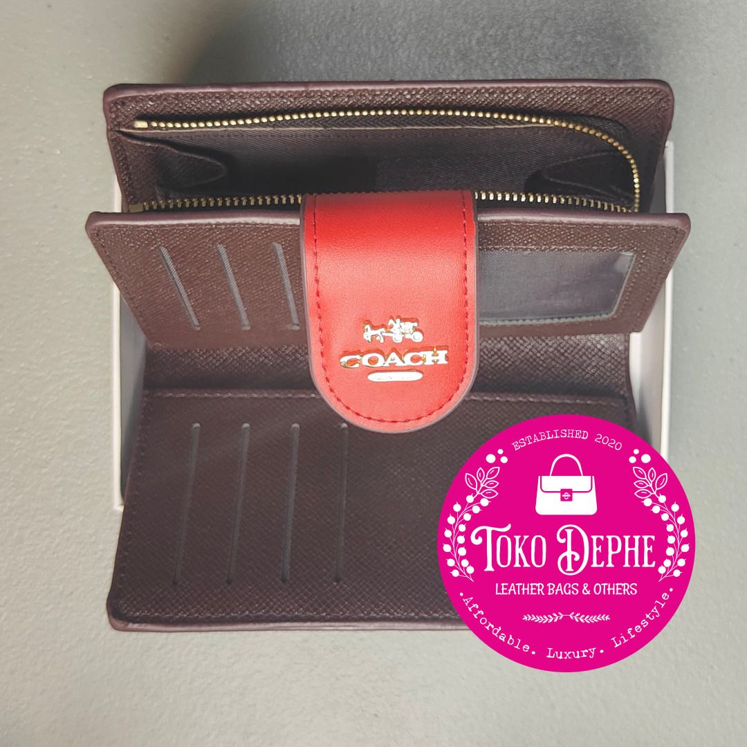 Coach Dompet Medium Panjang Hitam Flap Merah Signature, Fesyen Wanita ...
