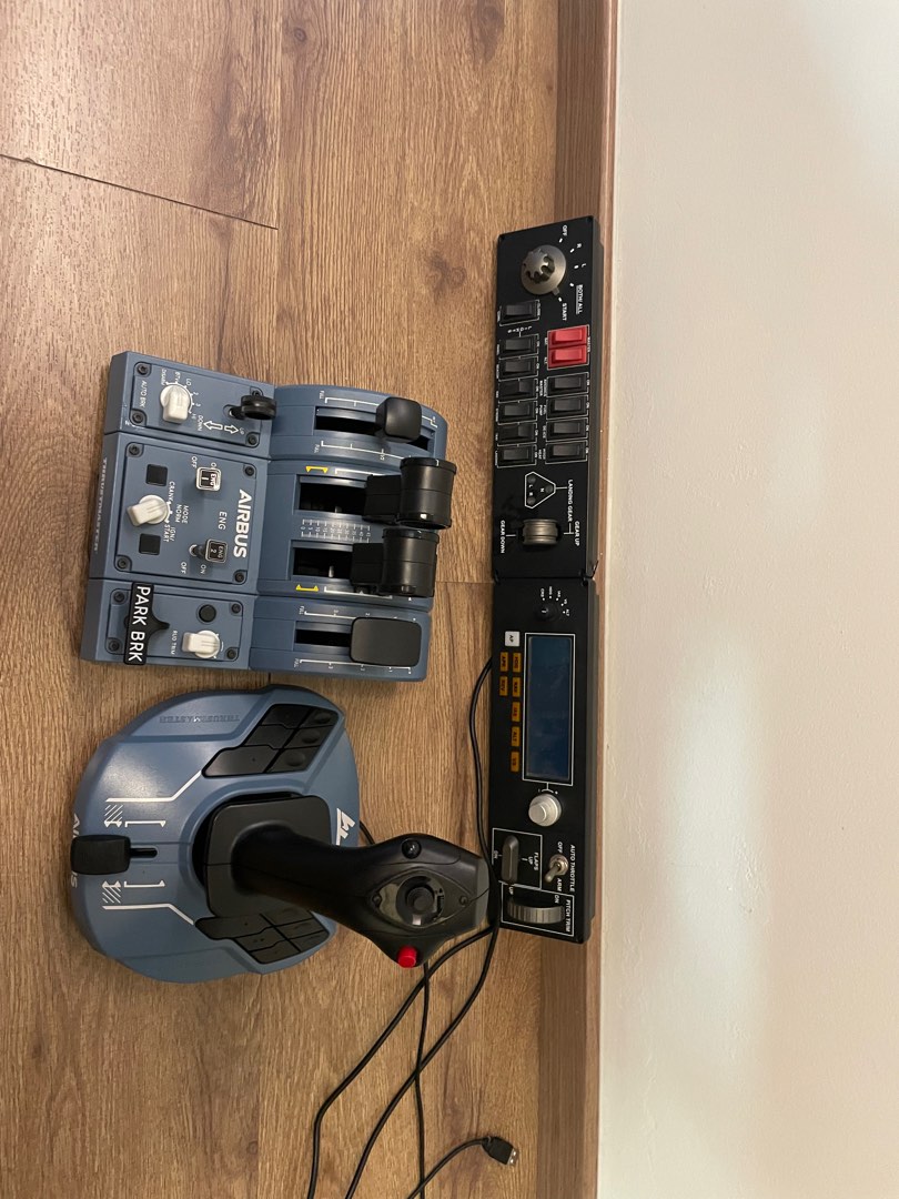 Flight simulator Airbus thrust master set with Logitech Flight switch ...