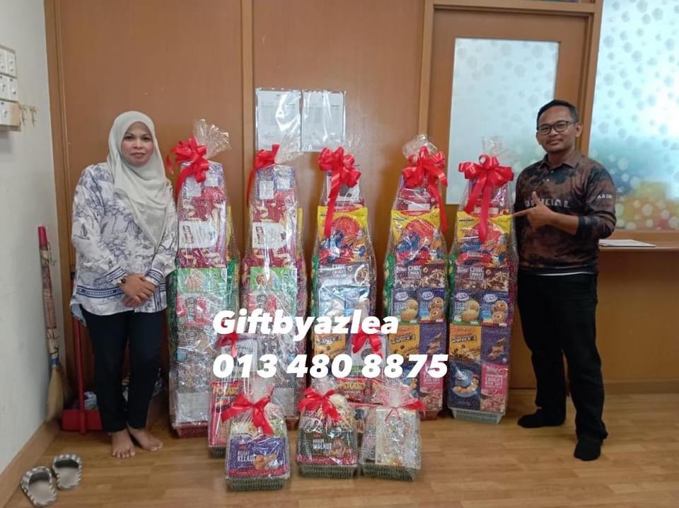 Hamper mskanan dan minuman tinggi dan besar, Food & Drinks, Gift ...