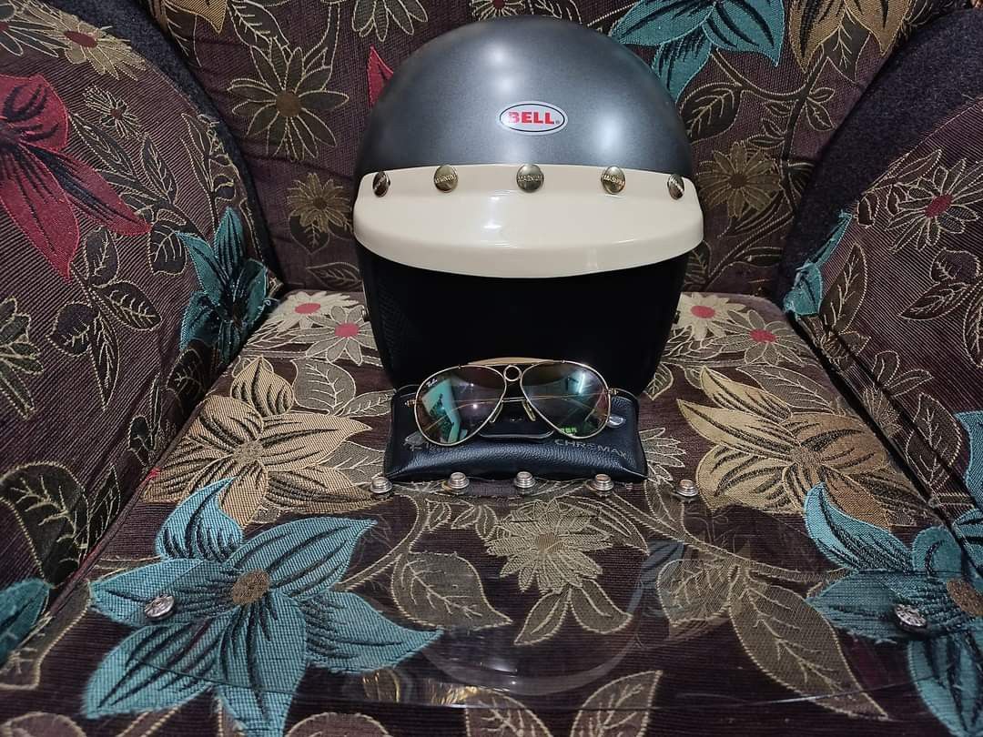 HELMET BELL MAGNUM 5 BUTTON, Everything Else, Others on Carousell