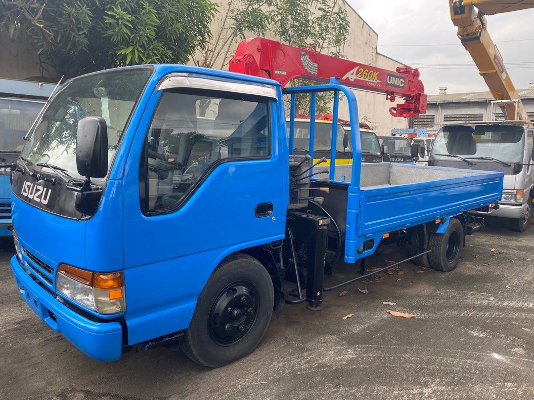 Isuzu elf boomtruck, Commercial & Industrial, Construction Tools ...