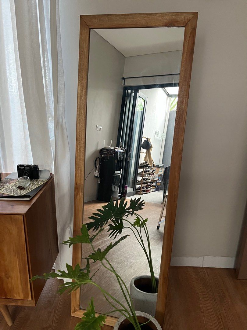 Kaca Kayu Jati Standing, Perabotan Rumah di Carousell
