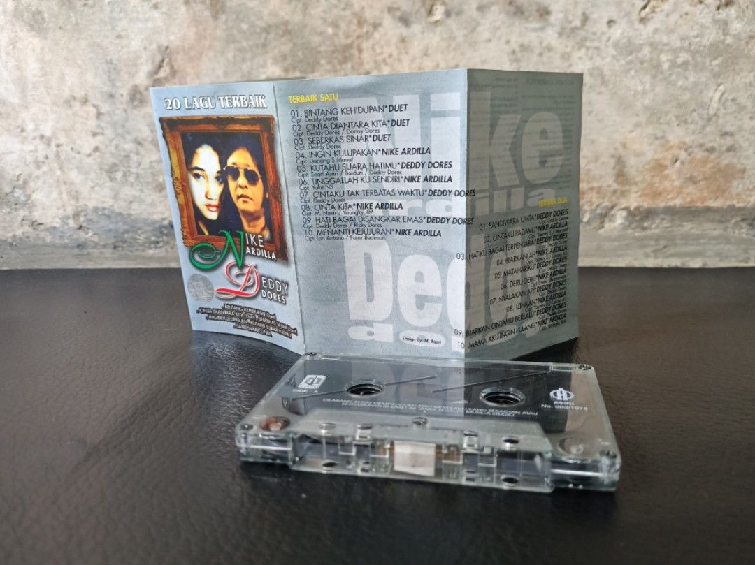 Kaset pita Nike Ardilla & Deddy Dores - 20 lagu terbaik kaset pop rock ... Kaset pita Nike Ardilla & Deddy Dores - 20 lagu terbaik kaset pop rock ...