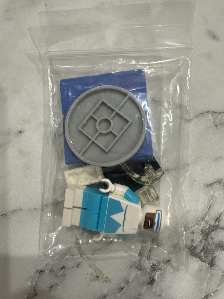 LEGO Minifigure Series 1 - Frozone, Hobbies & Toys, Toys & Games on ...