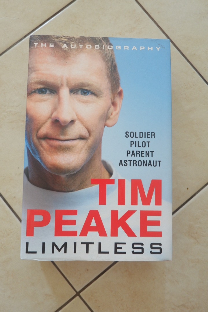 Limitless - Soldier, Pilot, Parent, Astronaut by Tim Peake [Biography ...