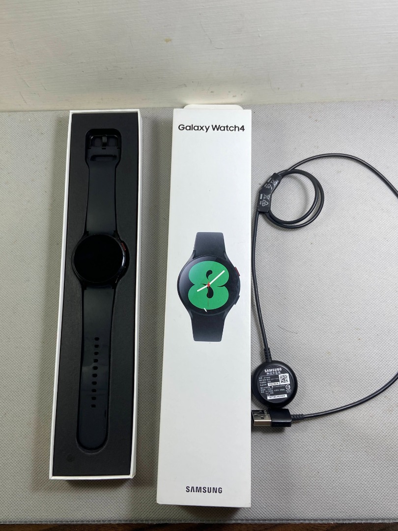 Samsung Galaxy Watch 4 40mm (藍牙) SM-R860 40mm三星手錶, 手機及配件, 智慧穿戴裝置及智慧手錶在旋轉拍賣