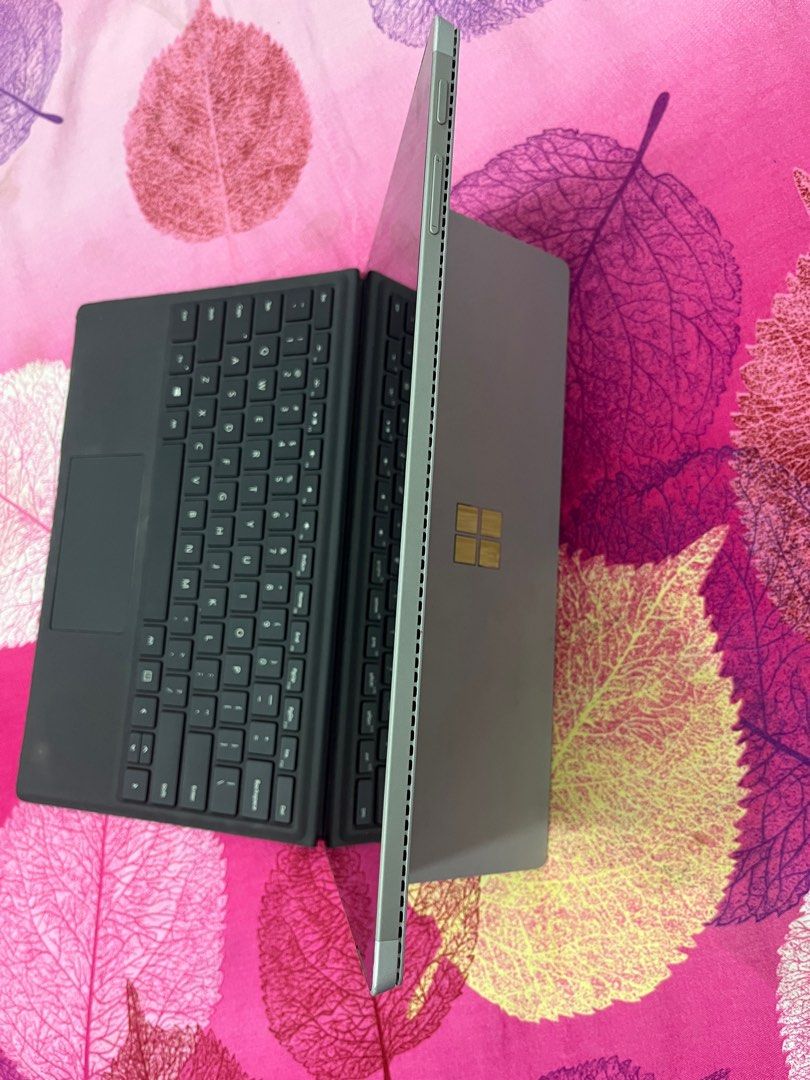 Surface Pro 4 /i5-6th Gen/8GB/256GB/Touchscreen/With Keyboard/Battery ...