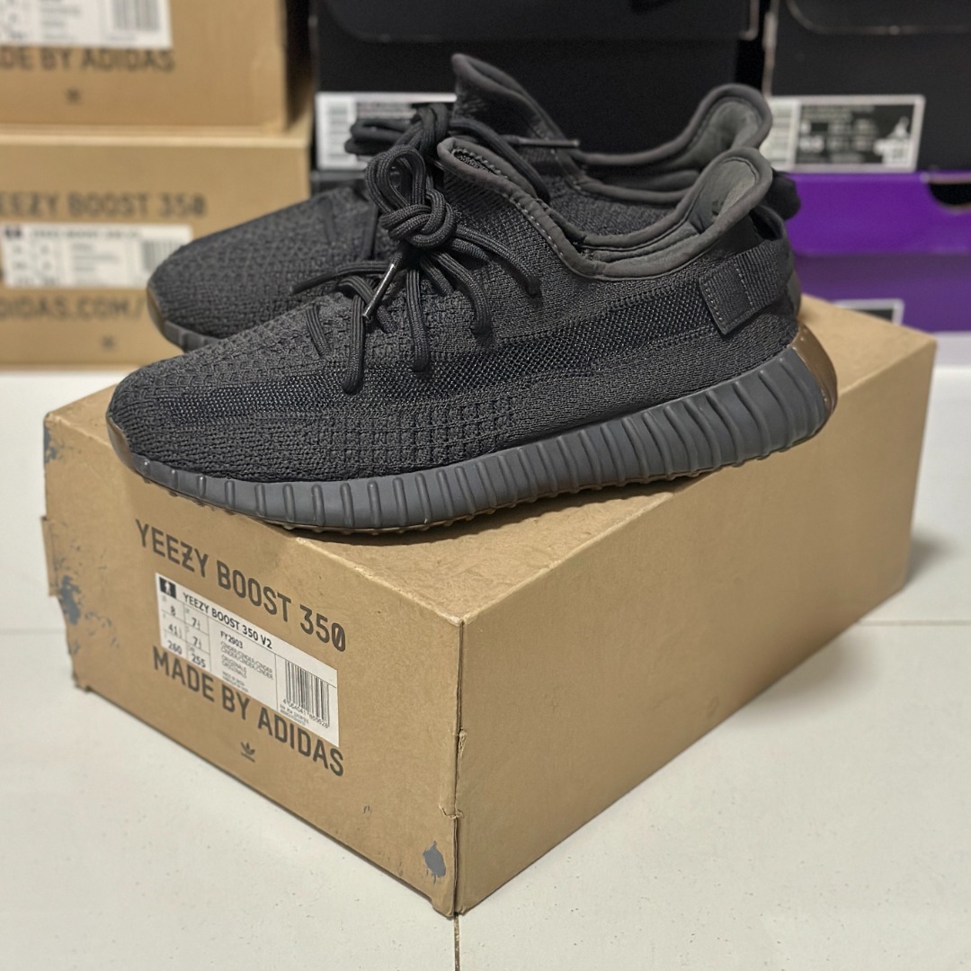 100% AUTHENTIC [US8] Yeezy 350 V2 Cinder NR, Men's Fashion, Footwear, Sneakers on Carousell