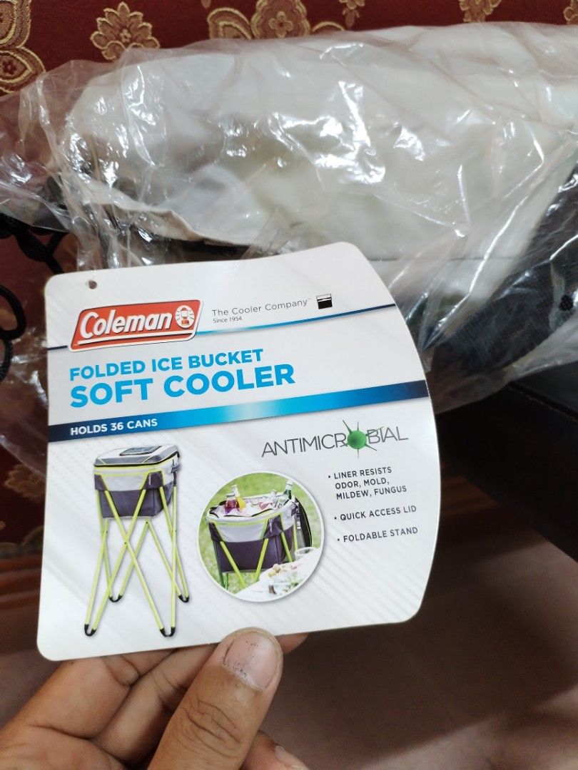 Coleman folded ice bucket, Sports Equipment, Hiking & Camping on Carousell