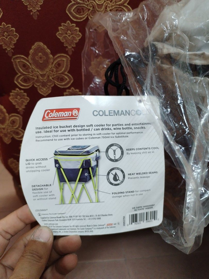 Coleman folded ice bucket, Sports Equipment, Hiking & Camping on Carousell