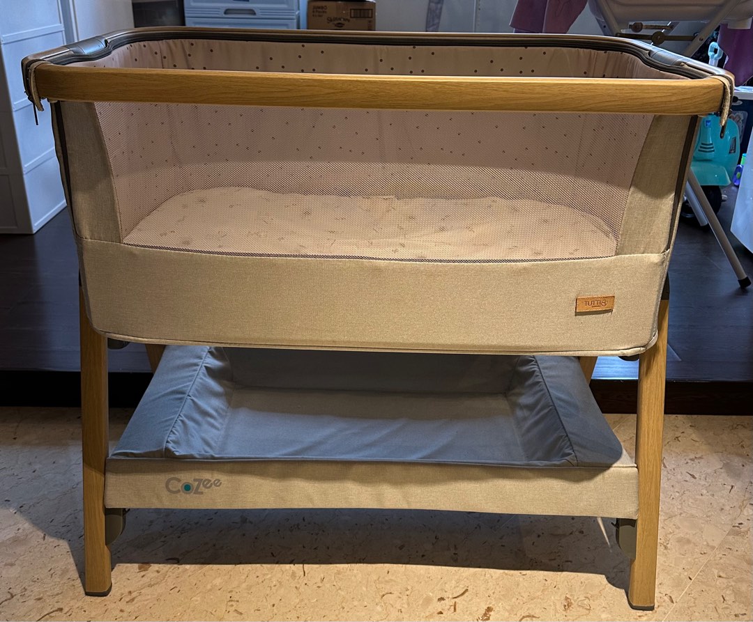 CoZee Bedside Crib Tutti Mambini, Babies & Kids, Baby Nursery & Kids ...