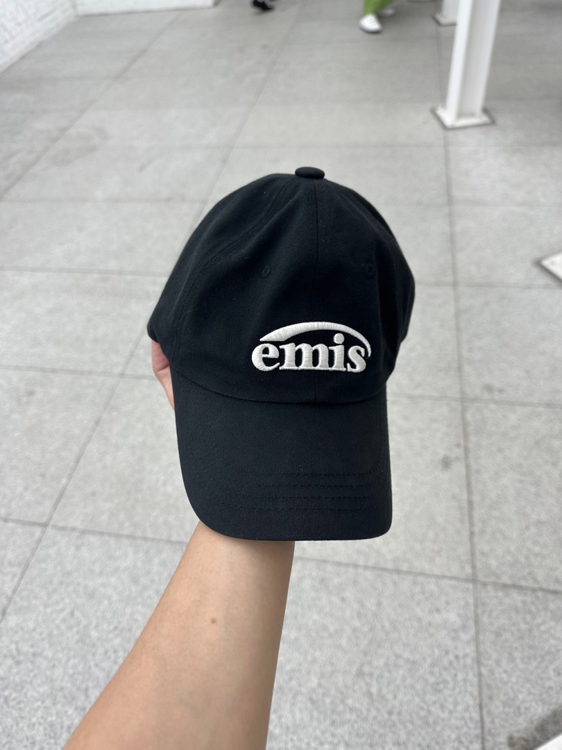 Emis New Logo Cap, 女裝, 手錶及配件, 帽 - Carousell