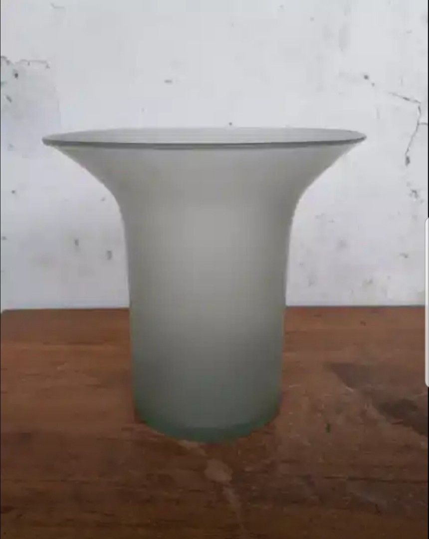 Fas bunga jadul tinggi 19cm, Antik, Pajangan di Carousell