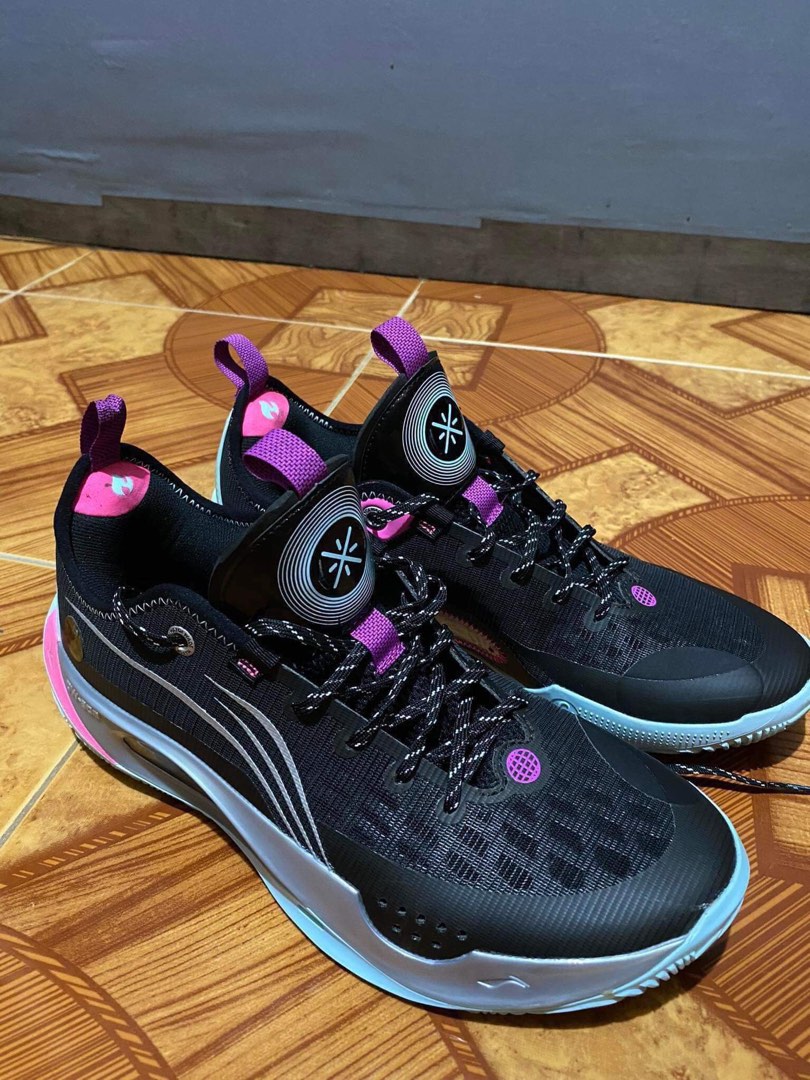 LI-NING WOW 808 2, Men's Fashion, Footwear, Sneakers on Carousell