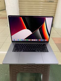 Macbook Pro M2 Max 2023 14inch 32/1TB Second Original, Elektronik, Komputer, Laptop di Carousell