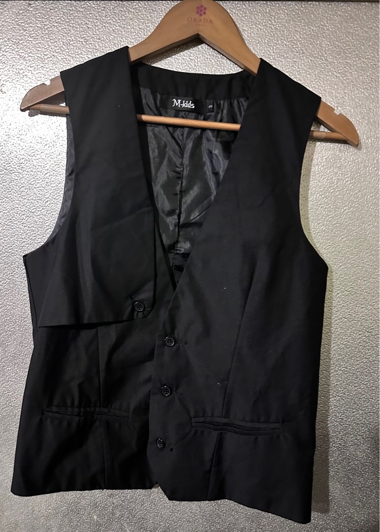 Men's Black Vest, Men's Fashion, Coats, Jackets and Outerwear on Carousell