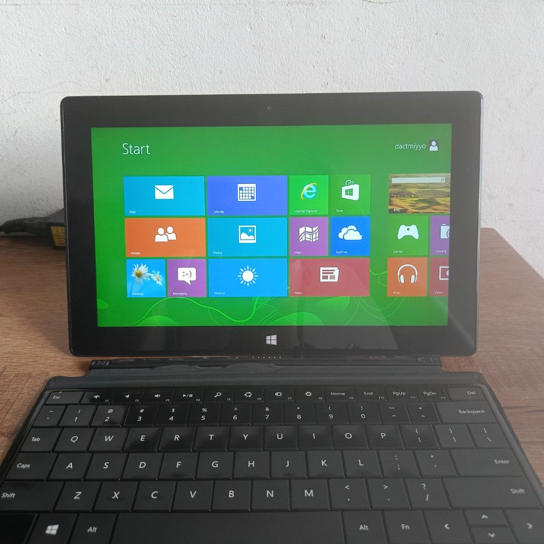Microsoft surface pro 2, Computers & Tech, Laptops & Notebooks on Carousell