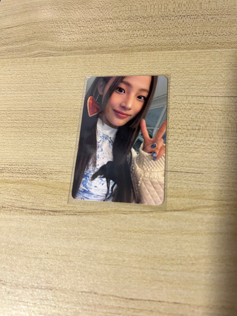 newjeans minji photocard, Hobbies & Toys, Memorabilia & Collectibles, K ...
