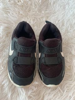 Nike V2K Run Bicoastal Green shoes us 5 - us 11, Babies & Kids, Babies & Kids Fashion on Carousell