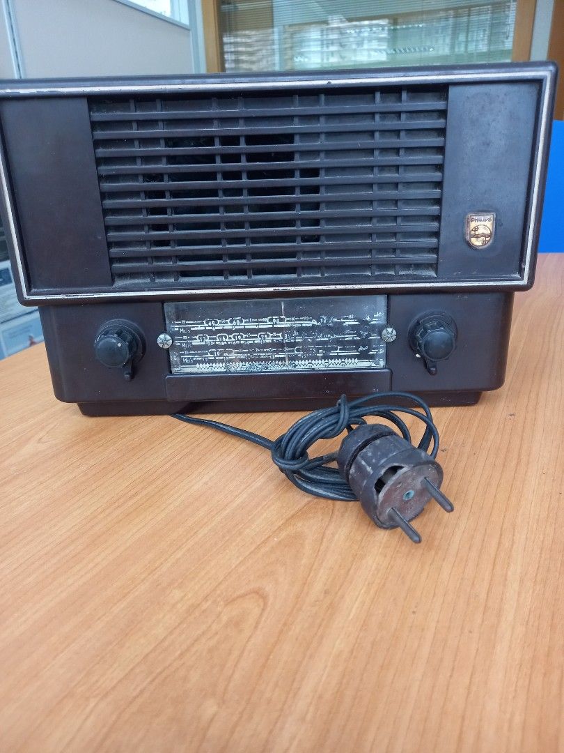 Antique radio box, Furniture & Home Living, Home Decor, Other Home ...