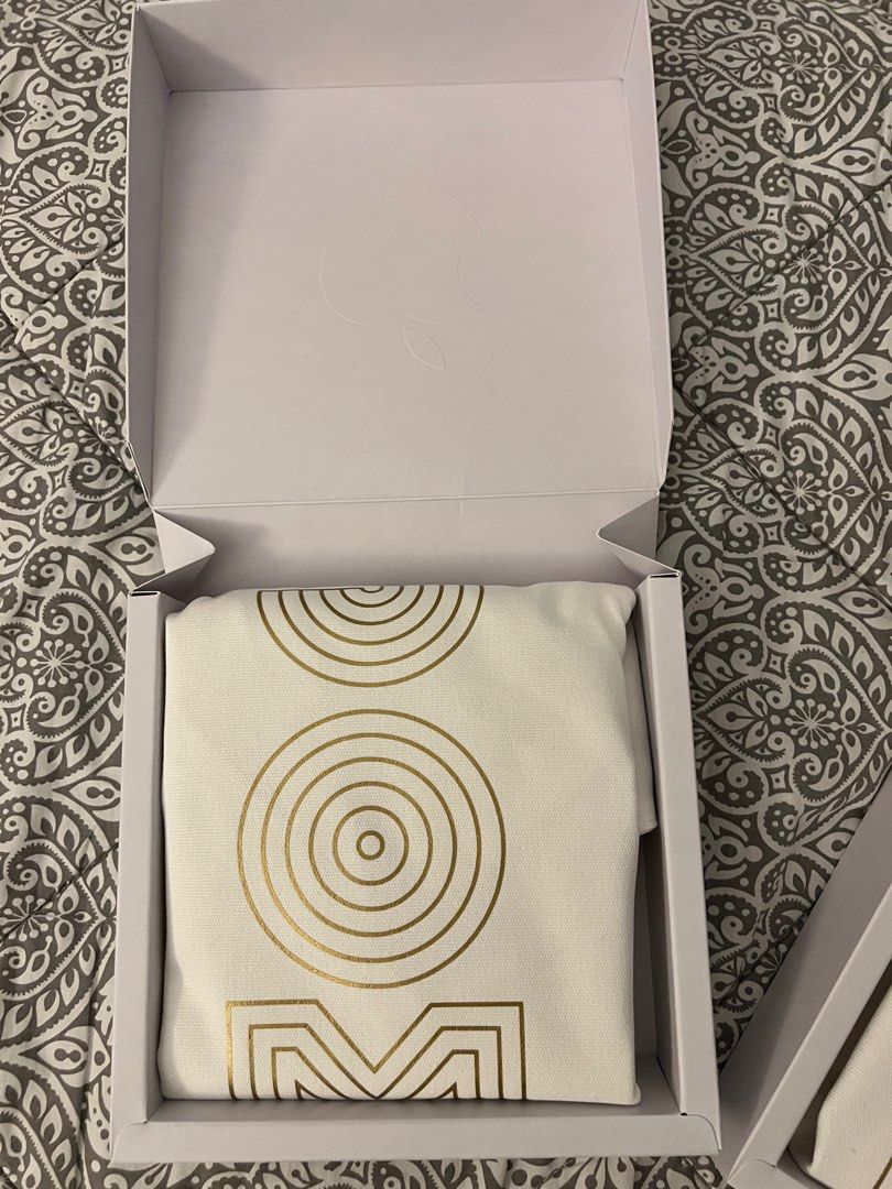 Apple Store The Exchange TRX Limited Edition Tote Bag, Luxury ...