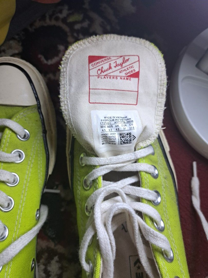 Converse Chuck Taylor Hijau Neon, Fesyen Wanita, Sepatu di Carousell