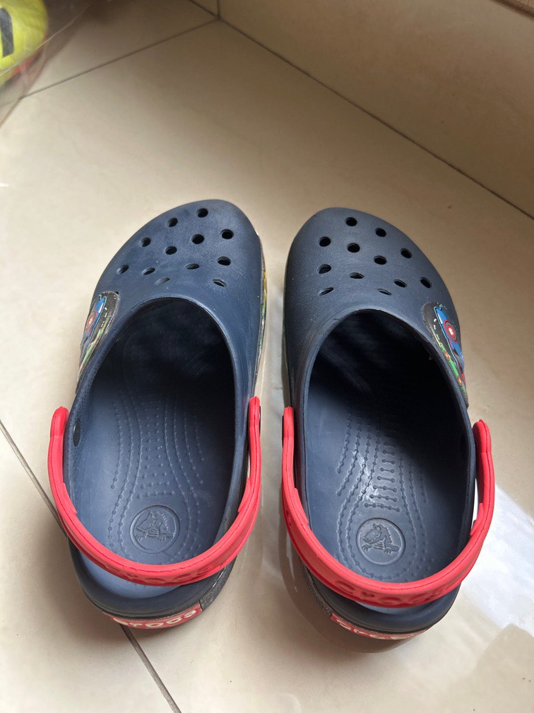Crocs anak cowoh size J3, Bayi & Anak, Baju Anak Laki-laki, 4 hingga 7 ...