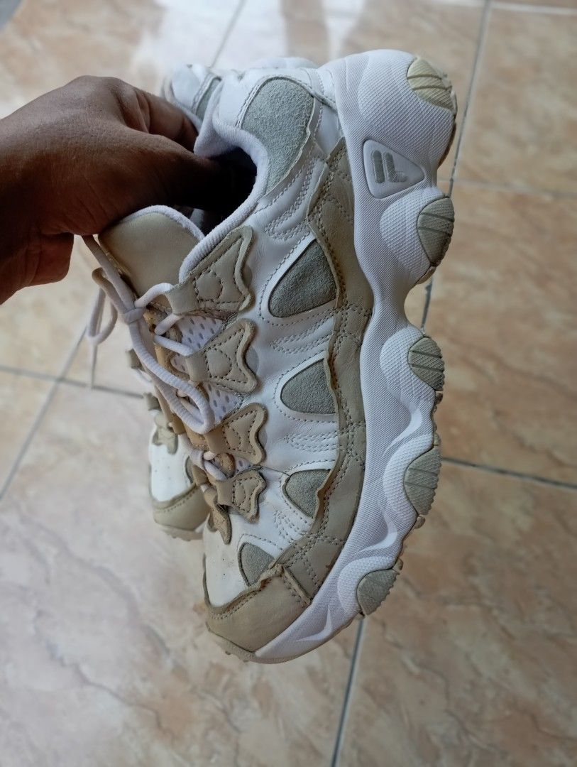 FILA Jagger Marathon SIZE 42, Fesyen Pria, Sepatu , Sneakers di Carousell