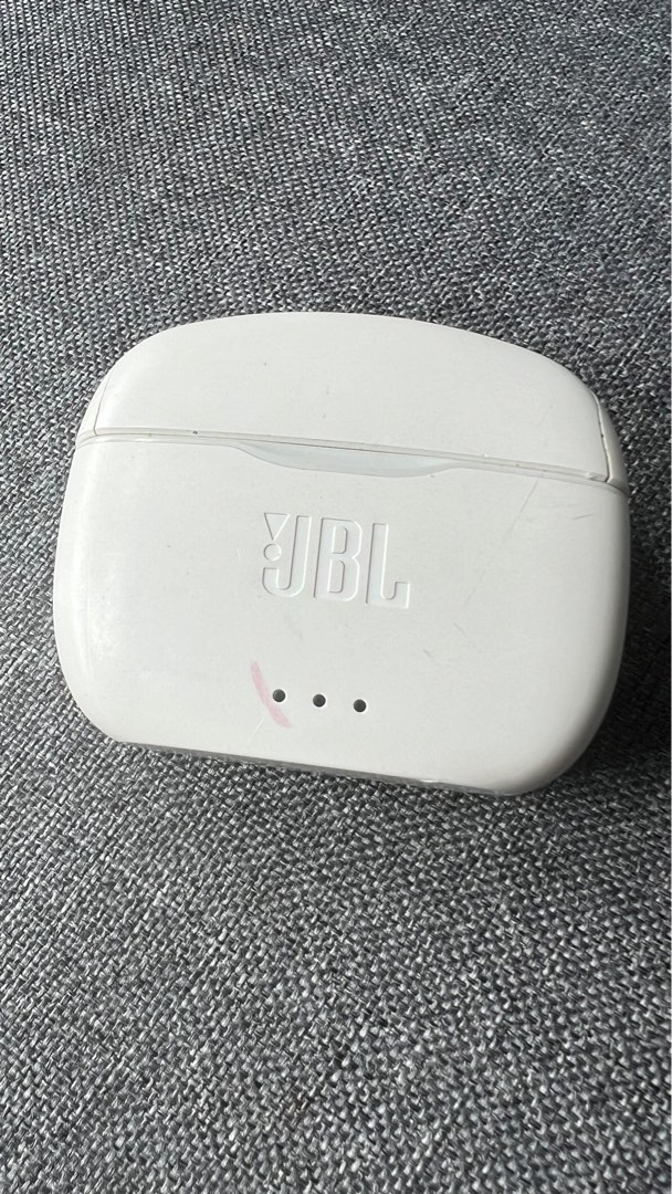 jbl tune 215, Audio, Earphones on Carousell