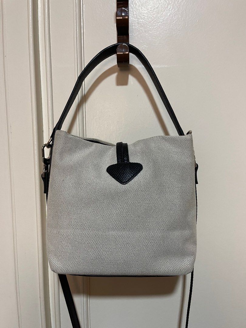 Longchamp Essential Bucket Bag, Women's Fashion, Bags & Wallets ...
