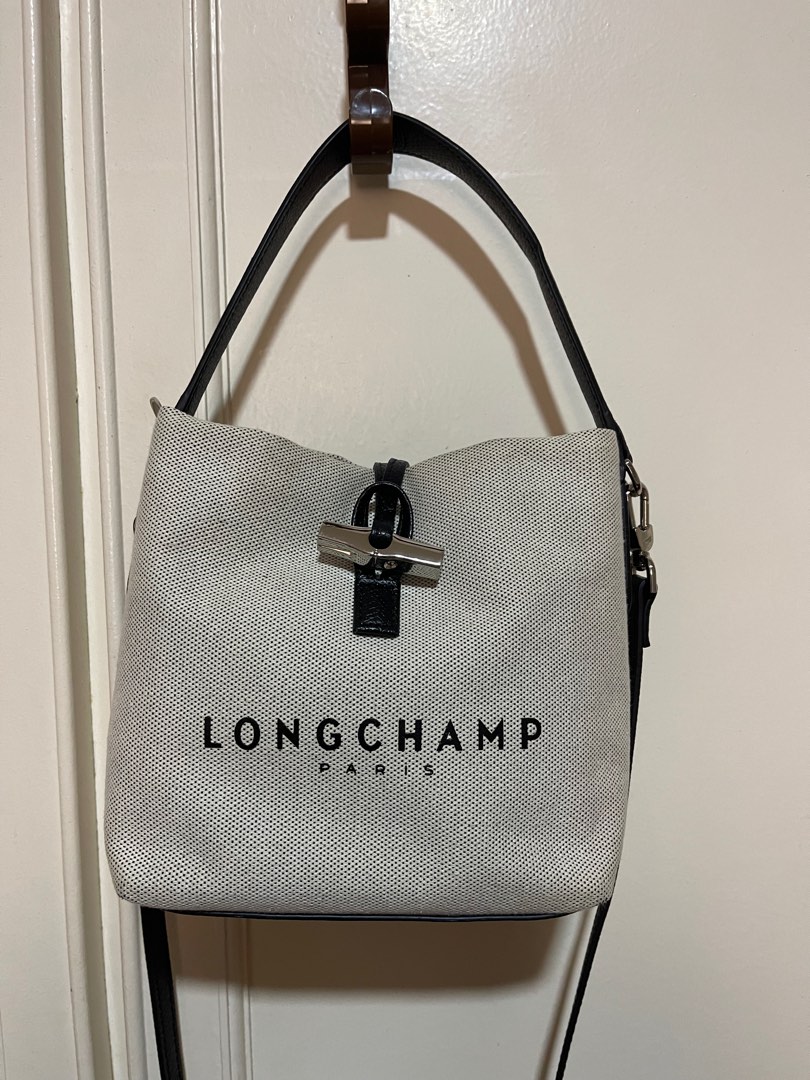 Longchamp Essential Bucket Bag, Women's Fashion, Bags & Wallets ...