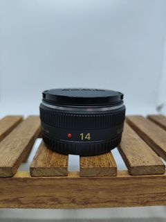 Panasonic DMC-GM5 (body) + DMW-HGR1-K (original grip), Photography, Photography Accessories ...