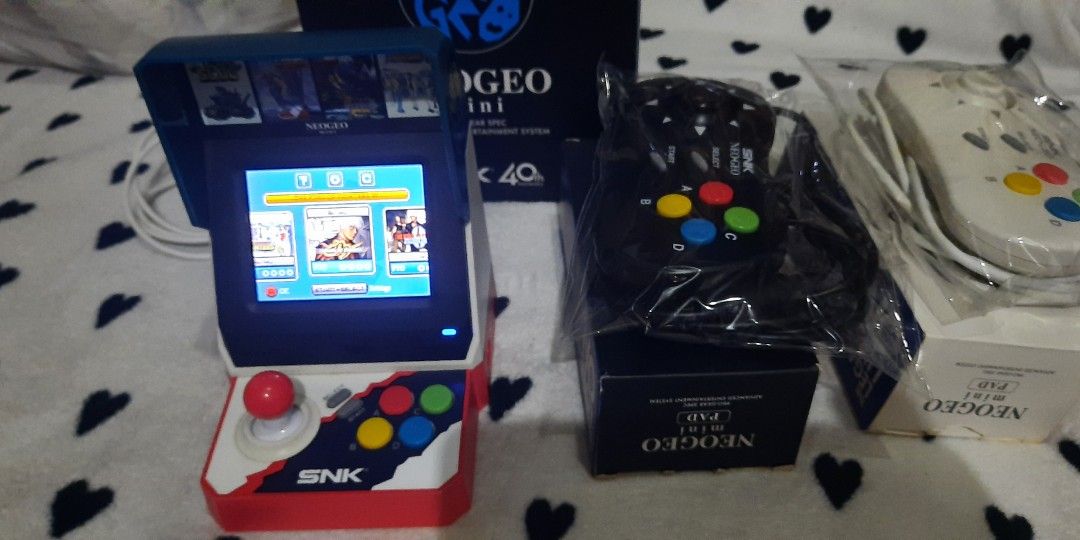 Neo Geo Mini arcade with 2 orig Controllers, Video Gaming, Video Game ...