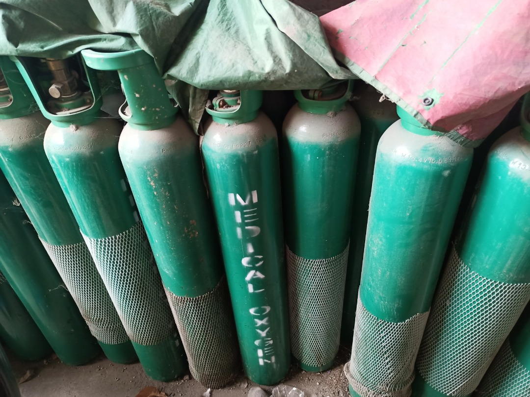 OXYGEN TANKS, Health & Nutrition, Medical Supplies & Tools on Carousell